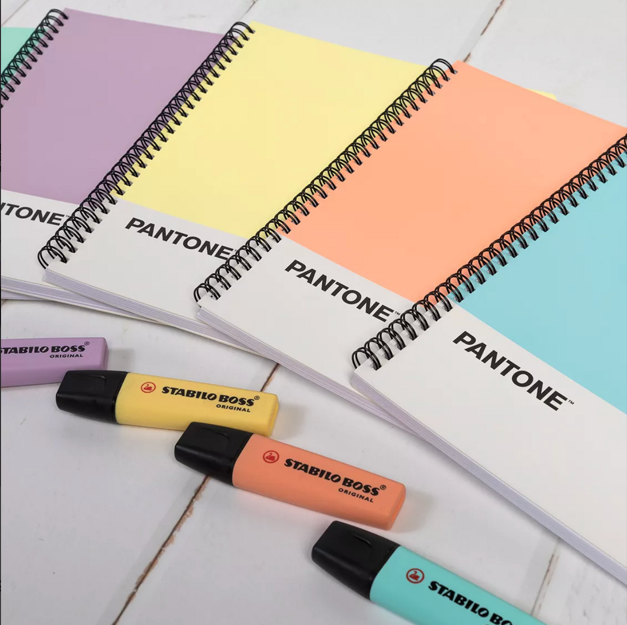 Cuaderno Universitario Pantone Pastel 100 hojas 7 mm – Marangunic